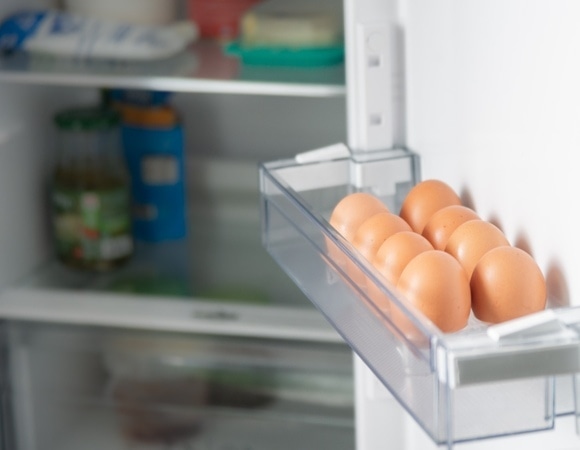 Что нужно хранить в дверце холодильника: ответ Роспотребнадзора ...